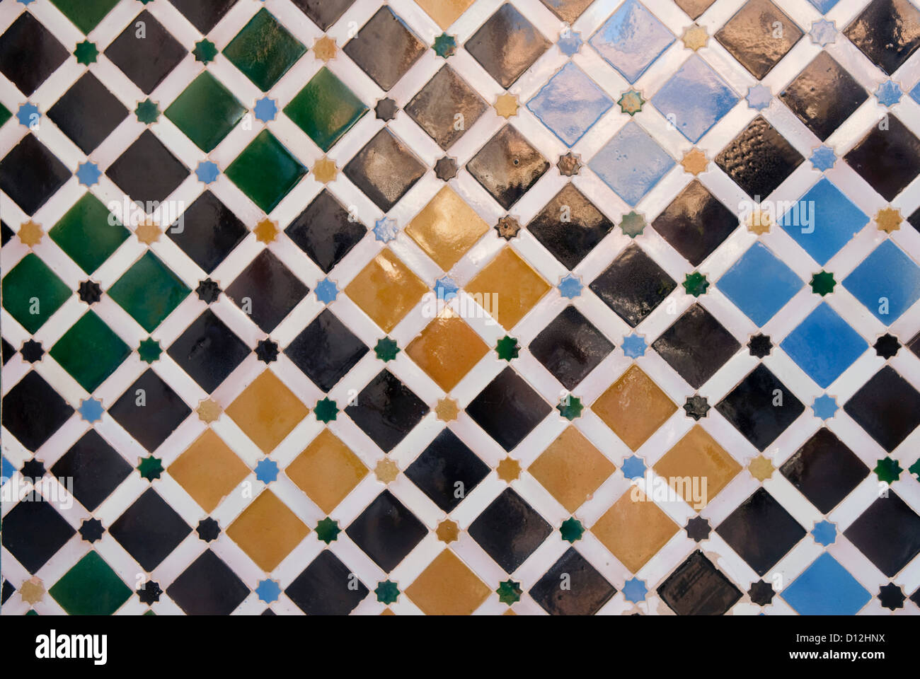 Alhambra tiles hi-res stock photography and images - Alamy