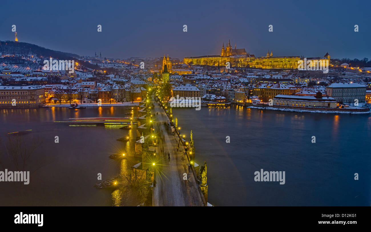 Charles bridge prague castle hi-res stock photography and images - Alamy