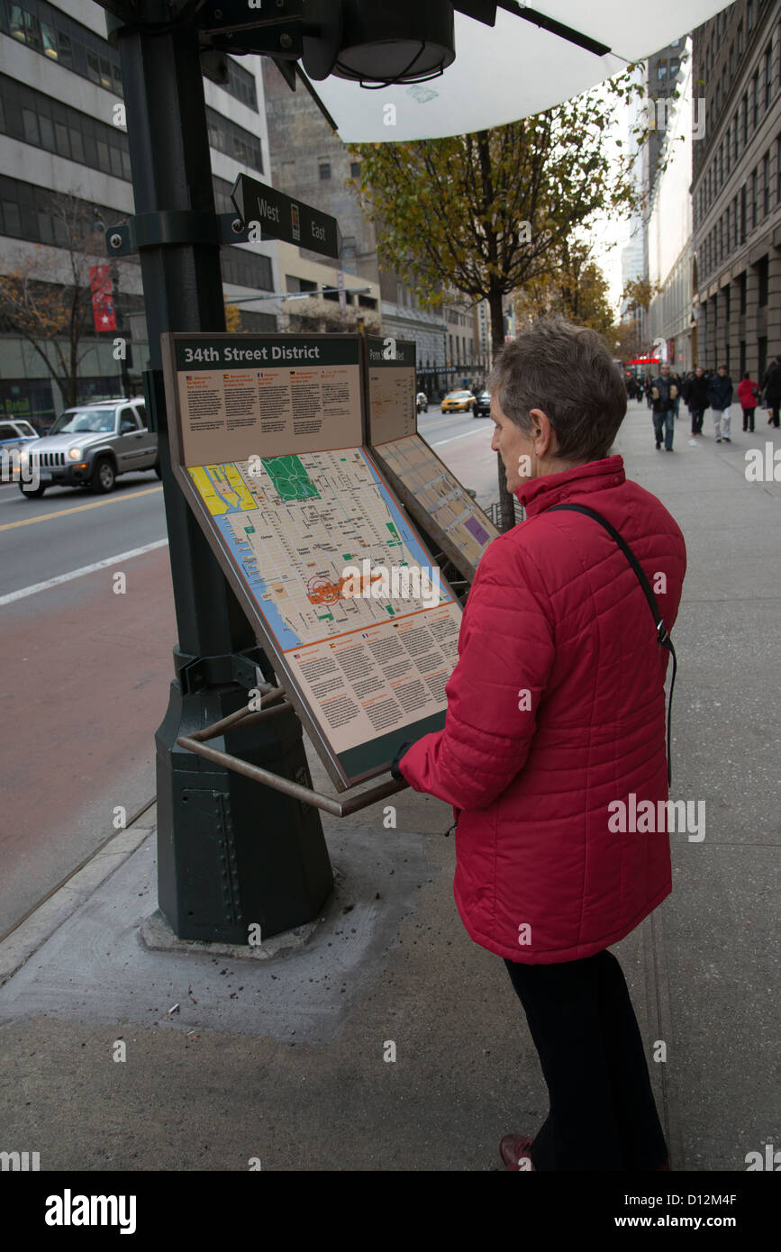 Map board hi-res stock photography and images - Alamy
