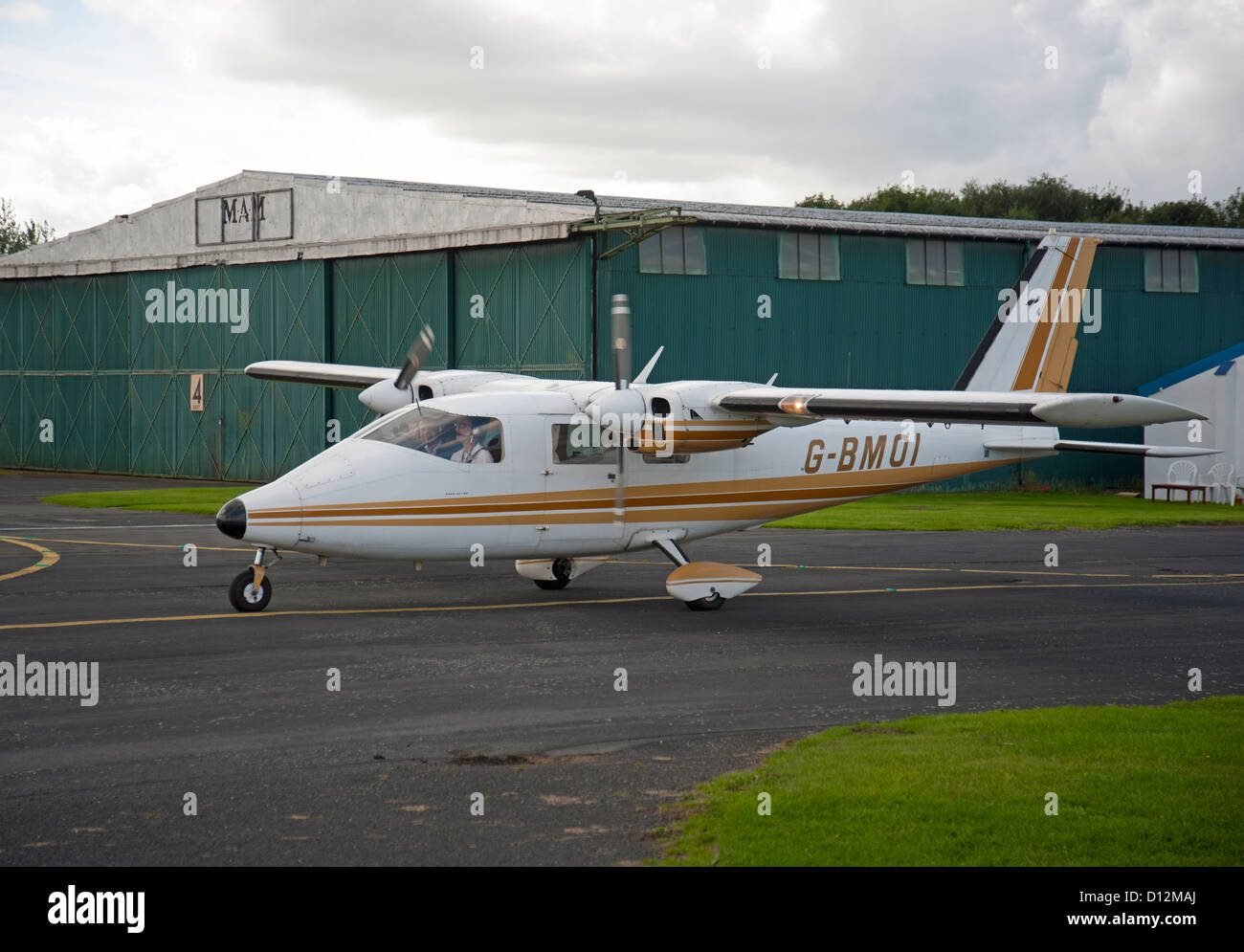 High wing twin engined light transport aircraft hi-res stock ...