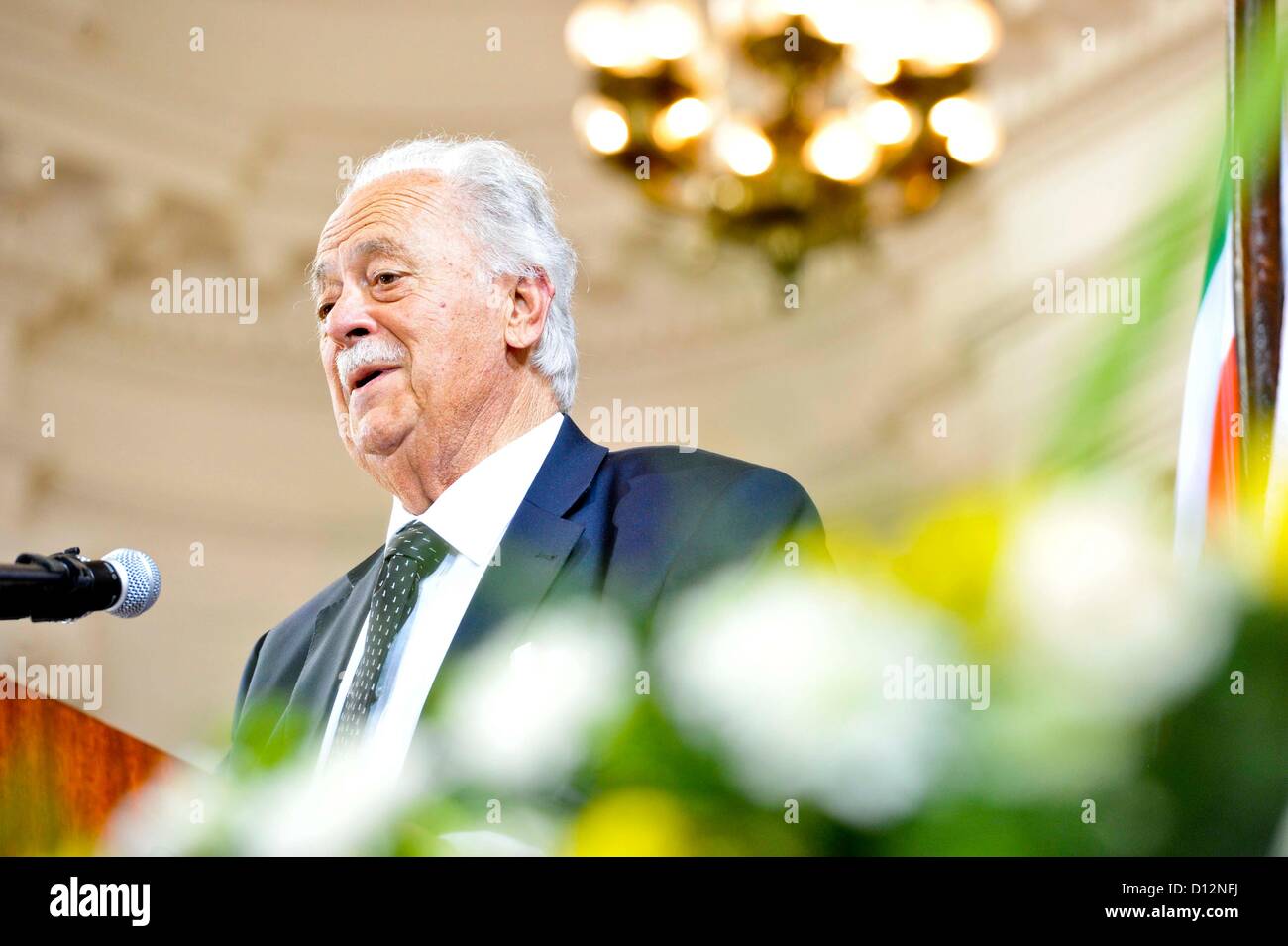 JOHANNESBURG, SOUTH AFRICA: Advocate George Bizos speaks at the ...