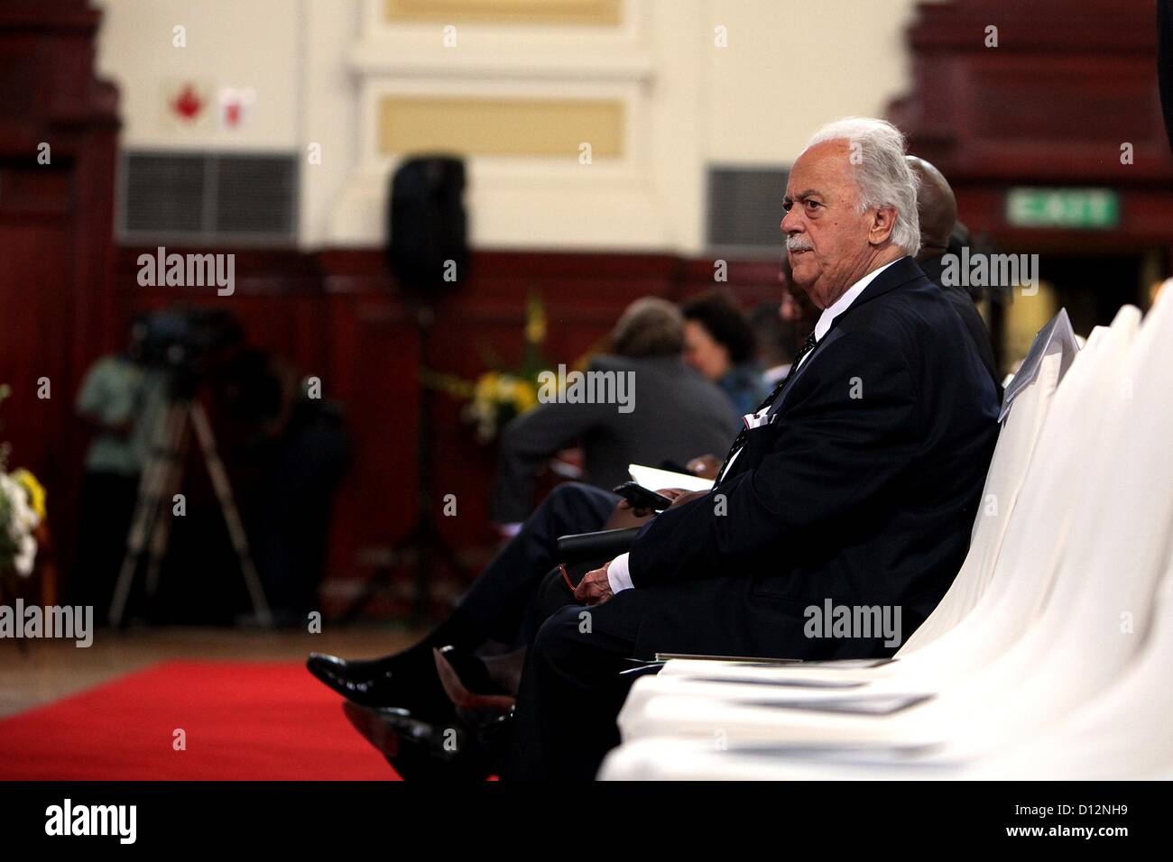 JOHANNESBURG, SOUTH AFRICA: Advocate George Bizos at the memorial ...