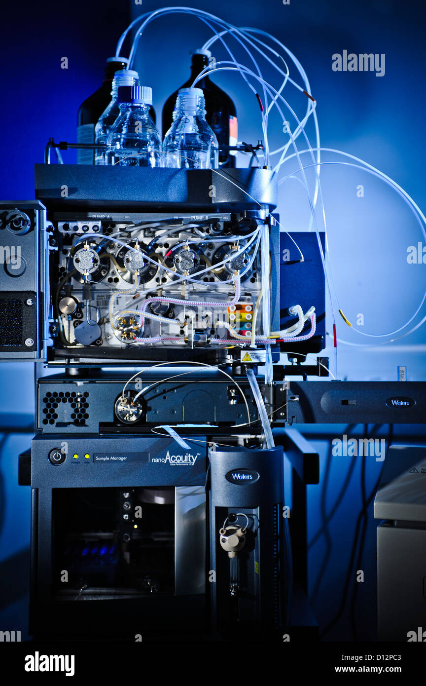 Binary solvent manager hi-res stock photography and images - Alamy