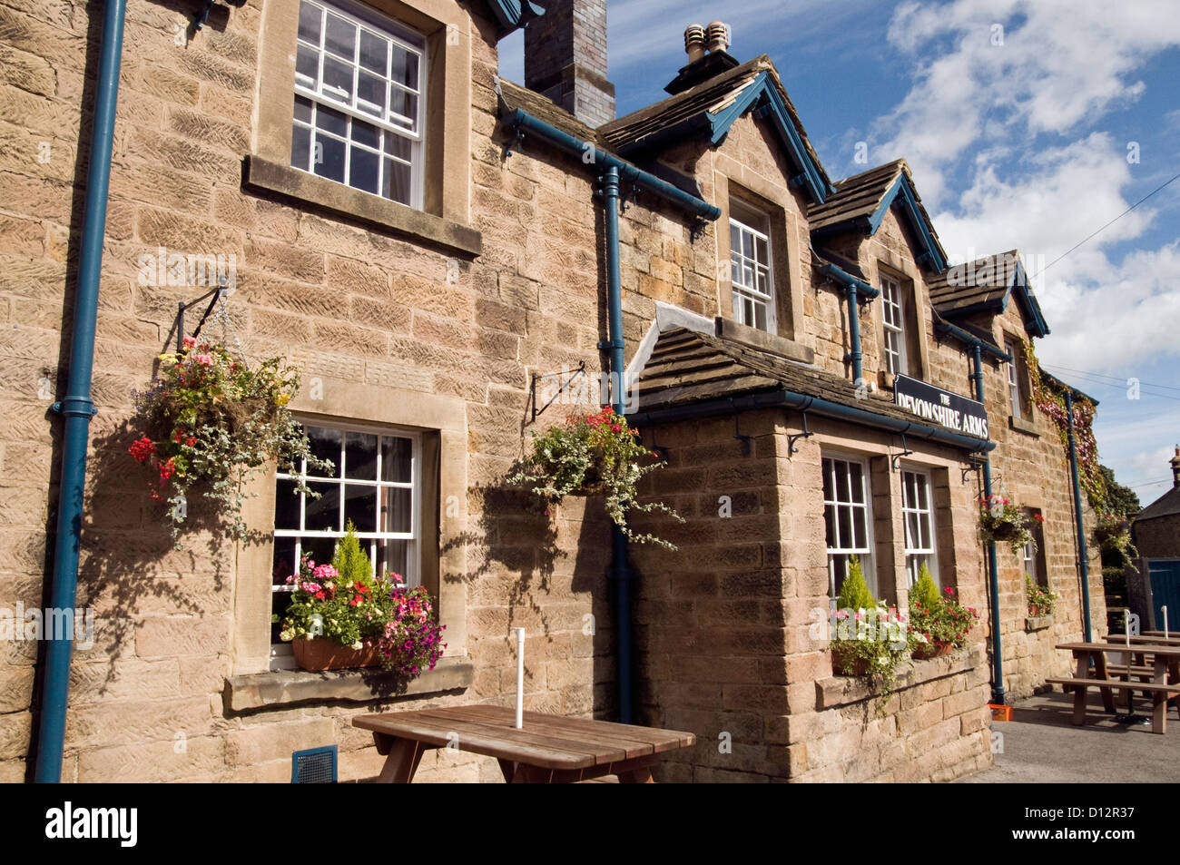 Old english pub hi-res stock photography and images - Alamy