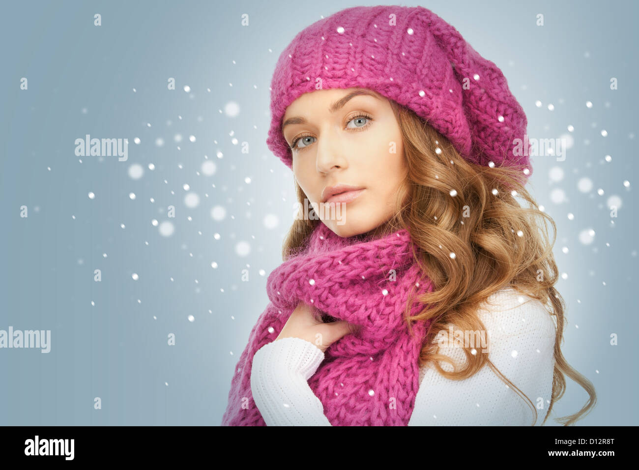 beautiful woman in winter hat Stock Photo - Alamy