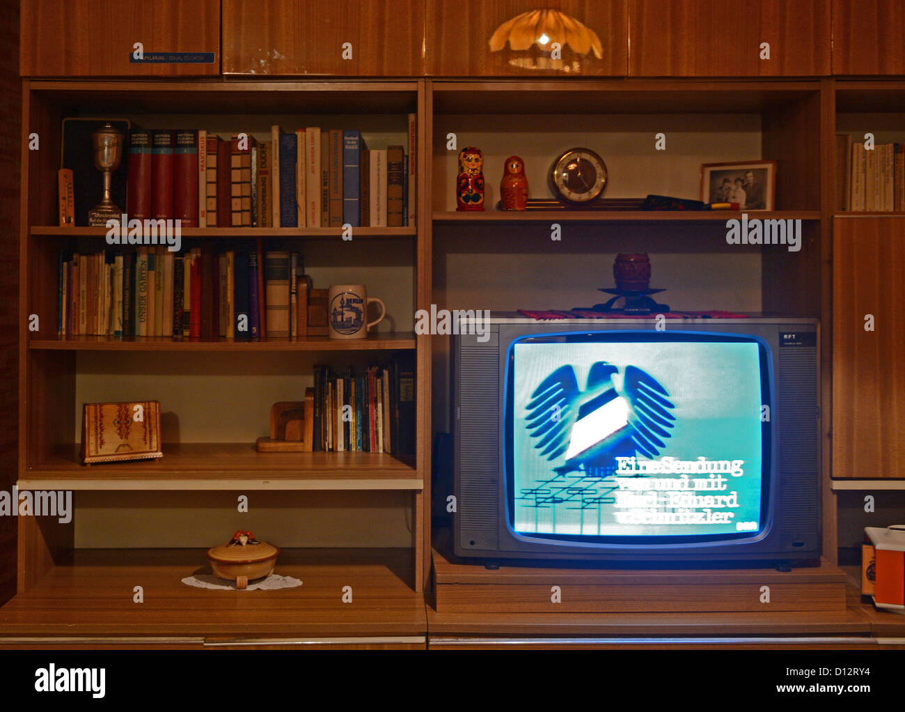 Tv set collection hi-res stock photography and images - Alamy