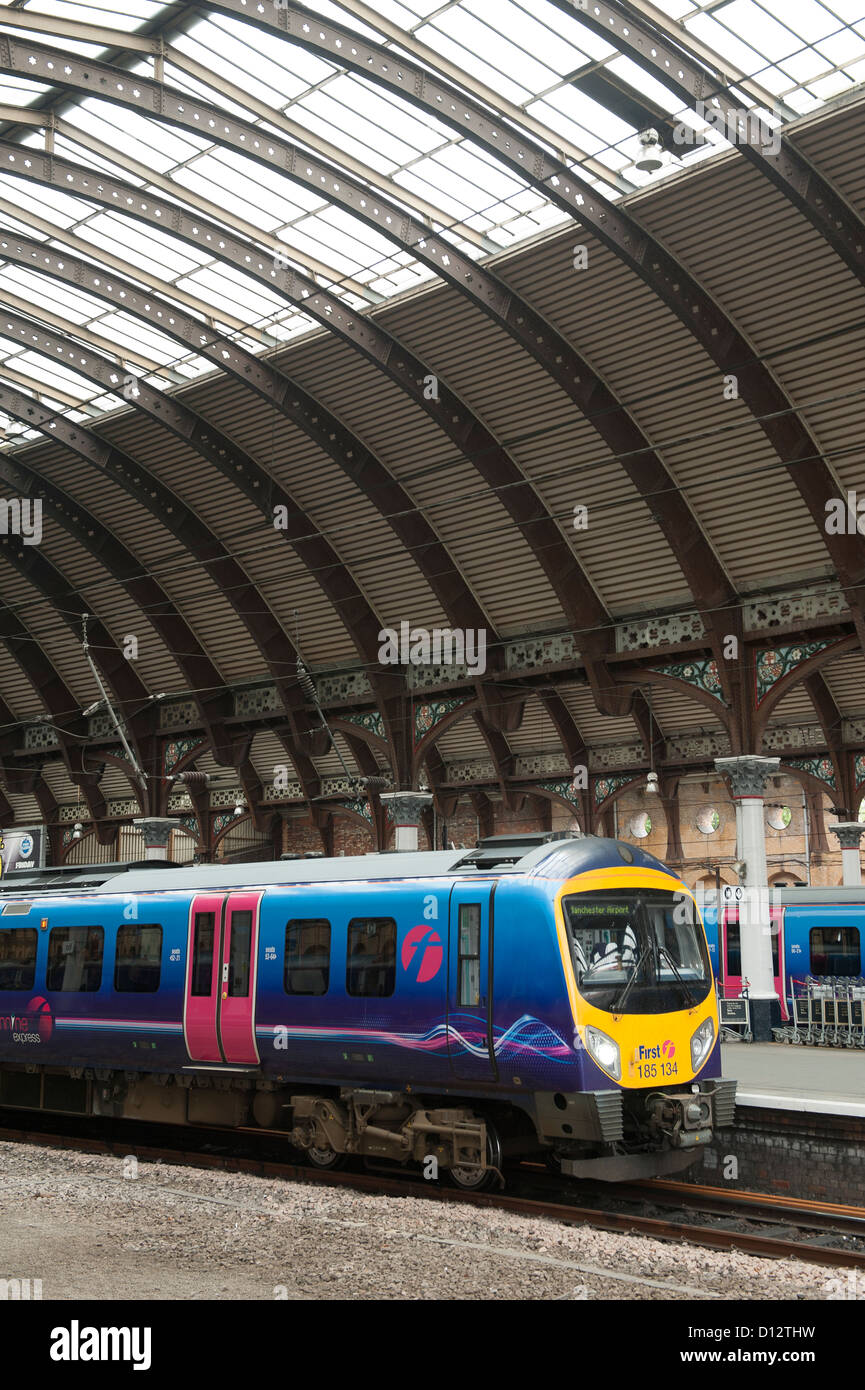 British rail class 185 desiro hi-res stock photography and images - Alamy