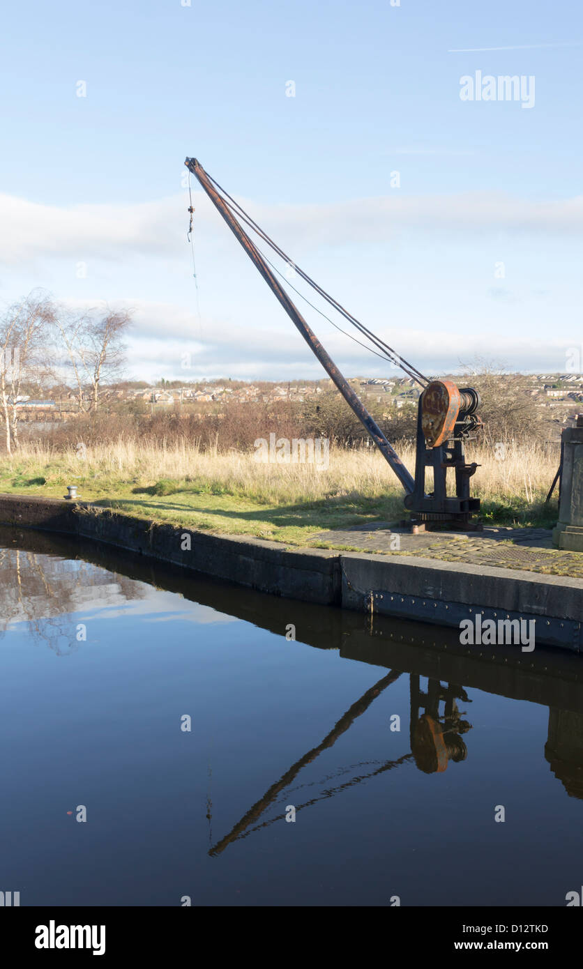 Hand operated crane hi-res stock photography and images - Alamy