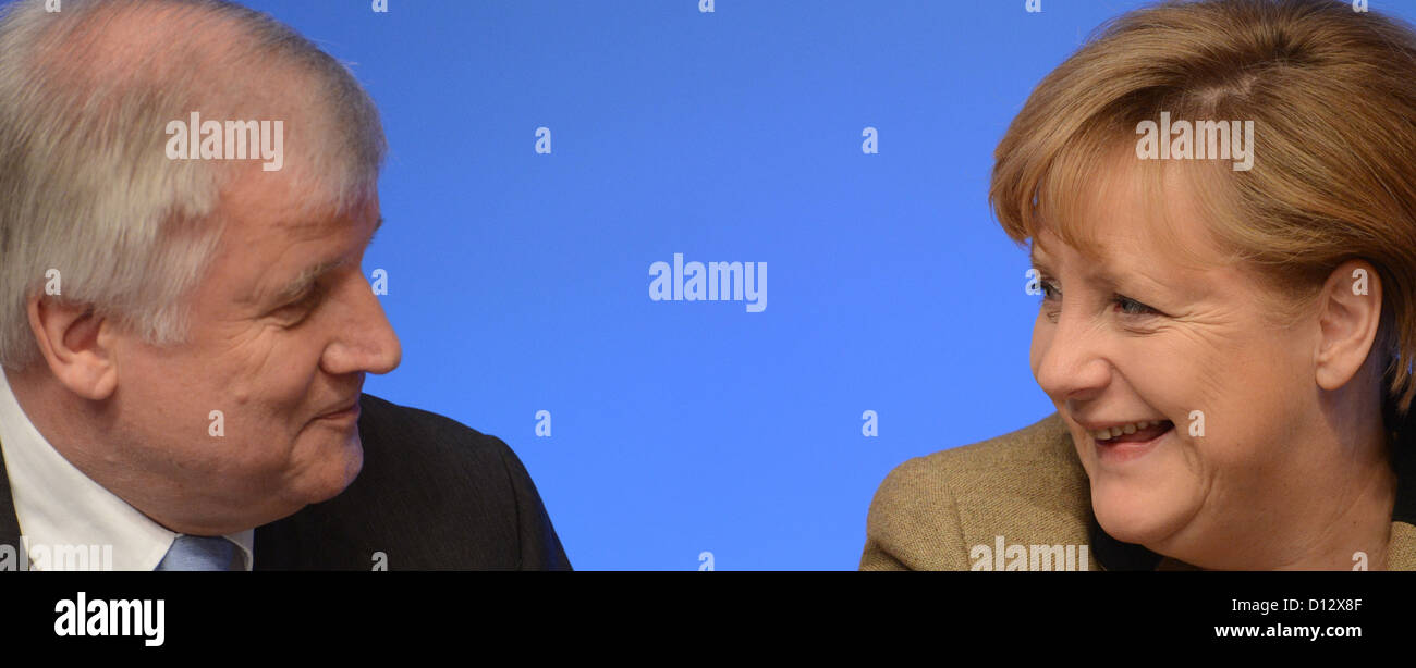 Angela merkel smiling hi-res stock photography and images - Alamy