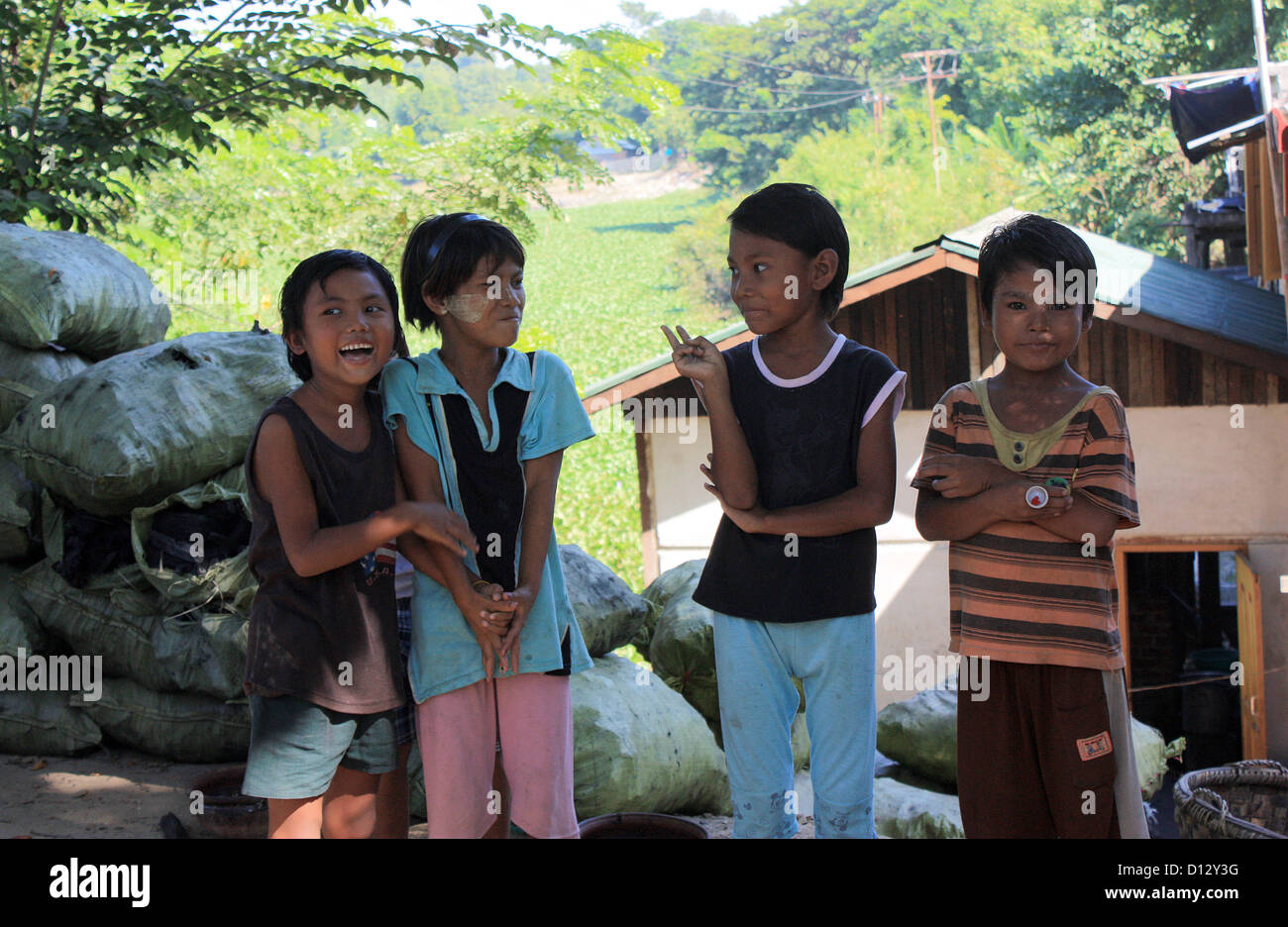 Myanmar photo children hi-res stock photography and images - Alamy