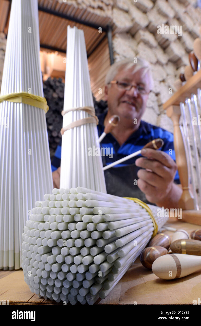 Conductors batons hi-res stock photography and images - Alamy