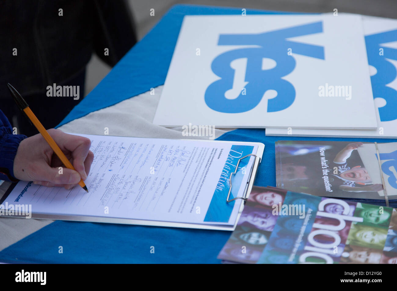Yes Scotland campaigning for the independence of Scotland Stock Photo ...