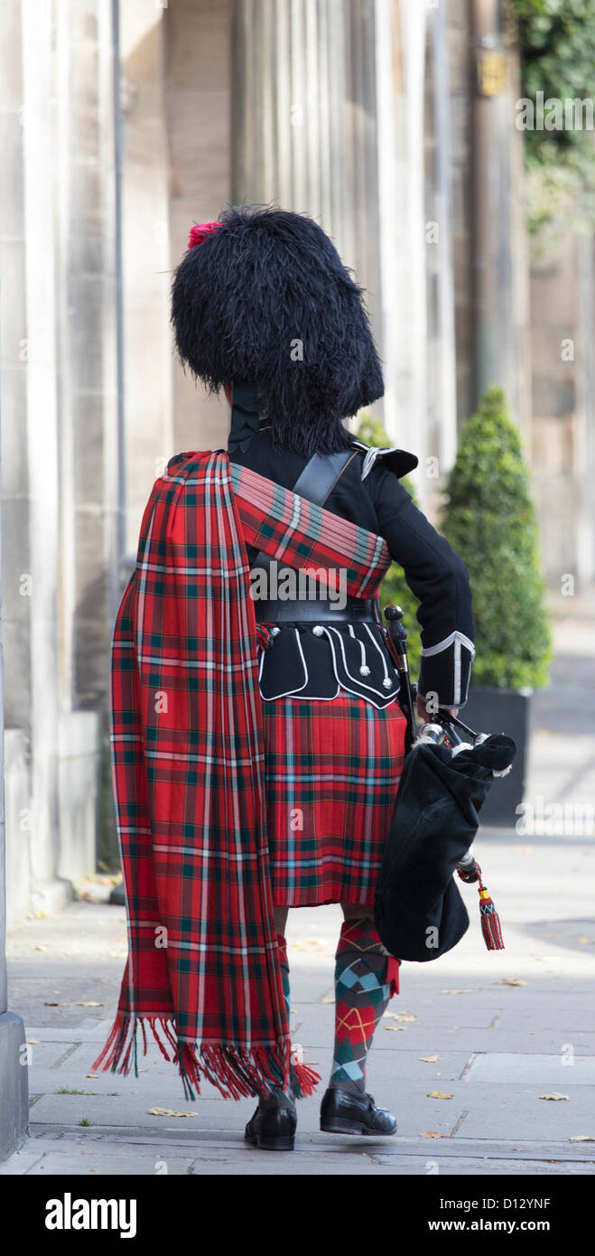 scottish bagpipe player in Edinburgh Stock Photo - Alamy