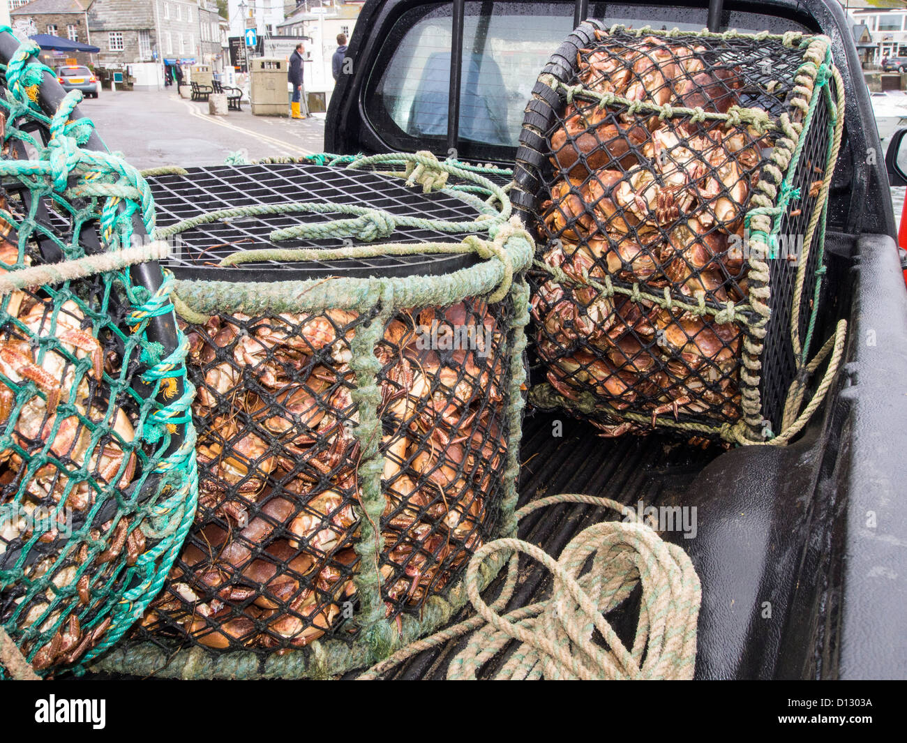 Padstow cornwall harbour fishing crab hi-res stock photography and ...