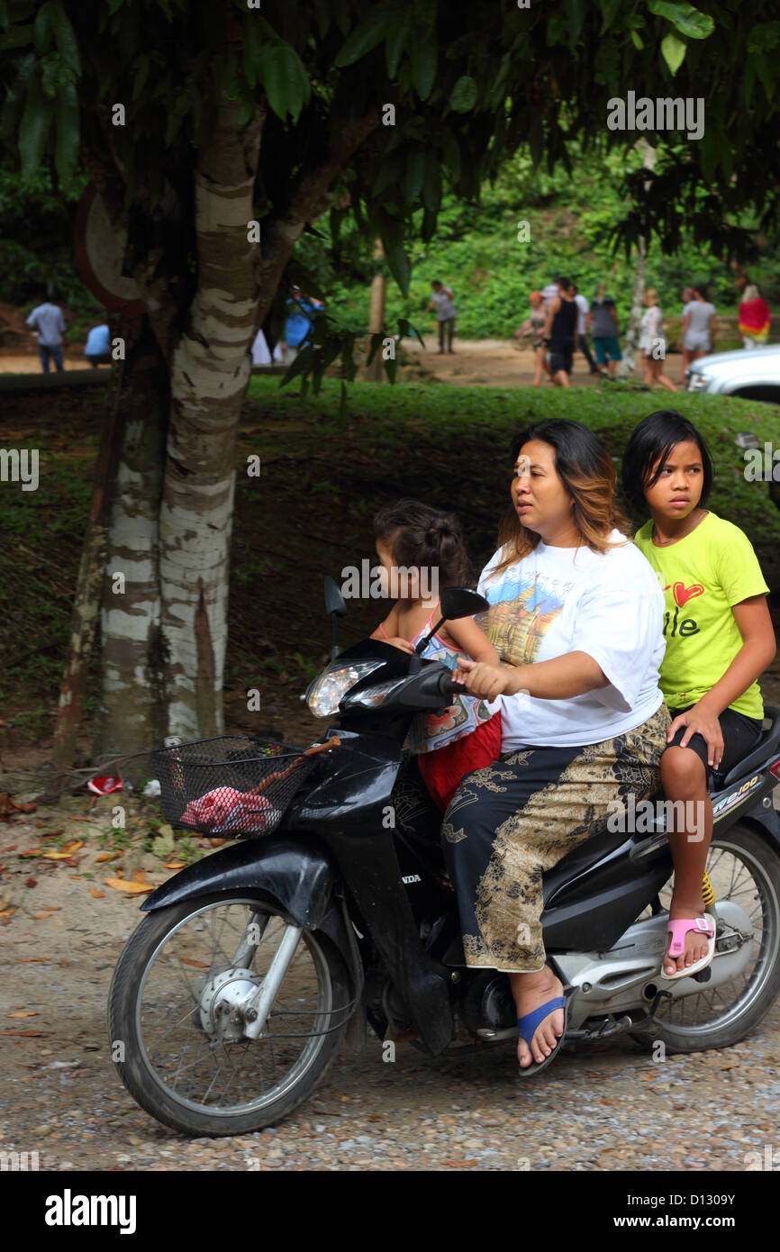 Moped thai hi-res stock photography and images - Alamy