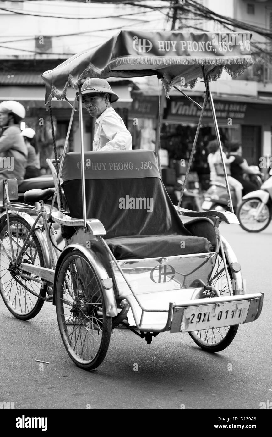 Rickshaw hanoi vietnam Black and White Stock Photos & Images - Alamy