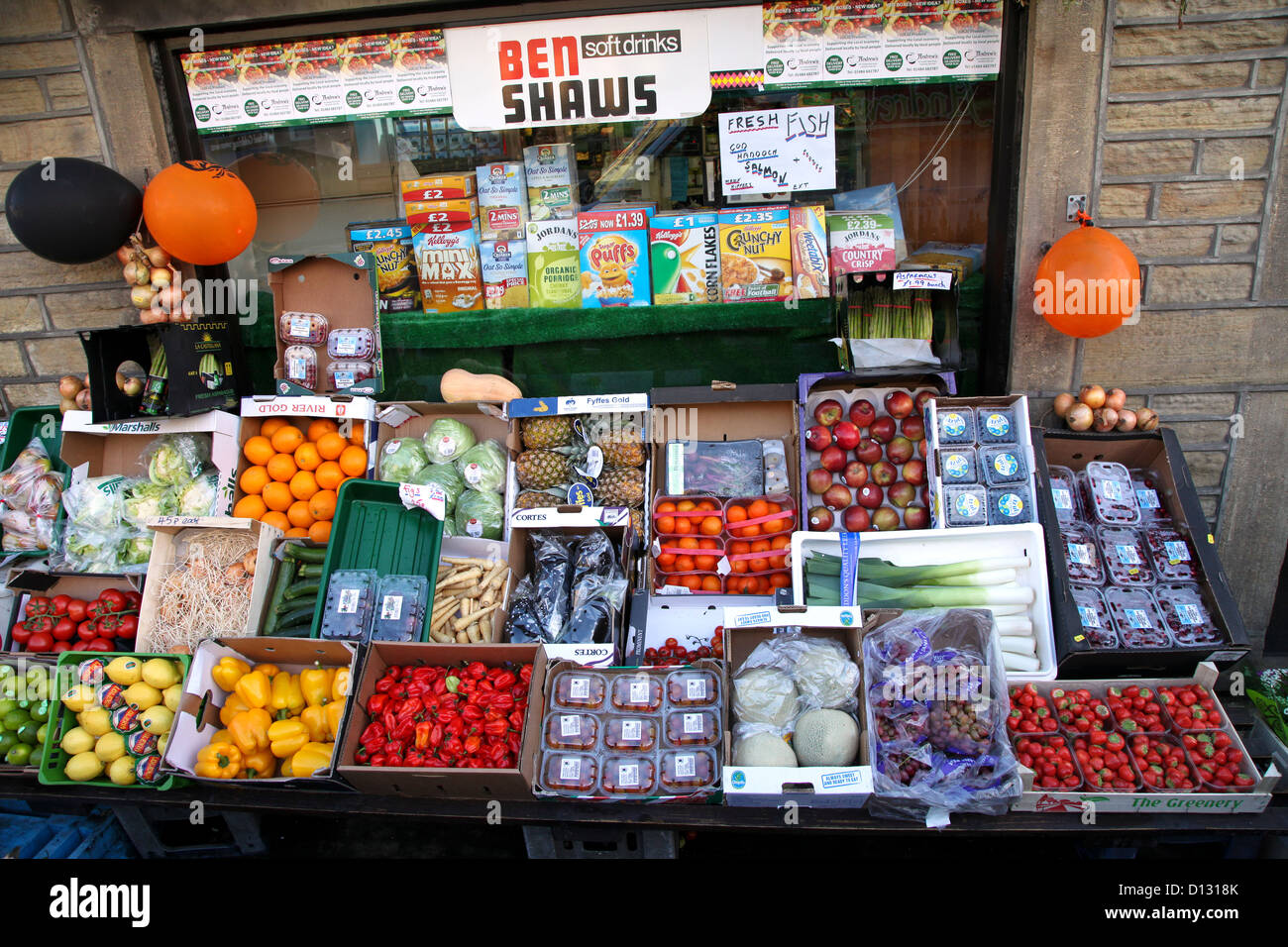 Outside of fruit shop hi-res stock photography and images - Alamy