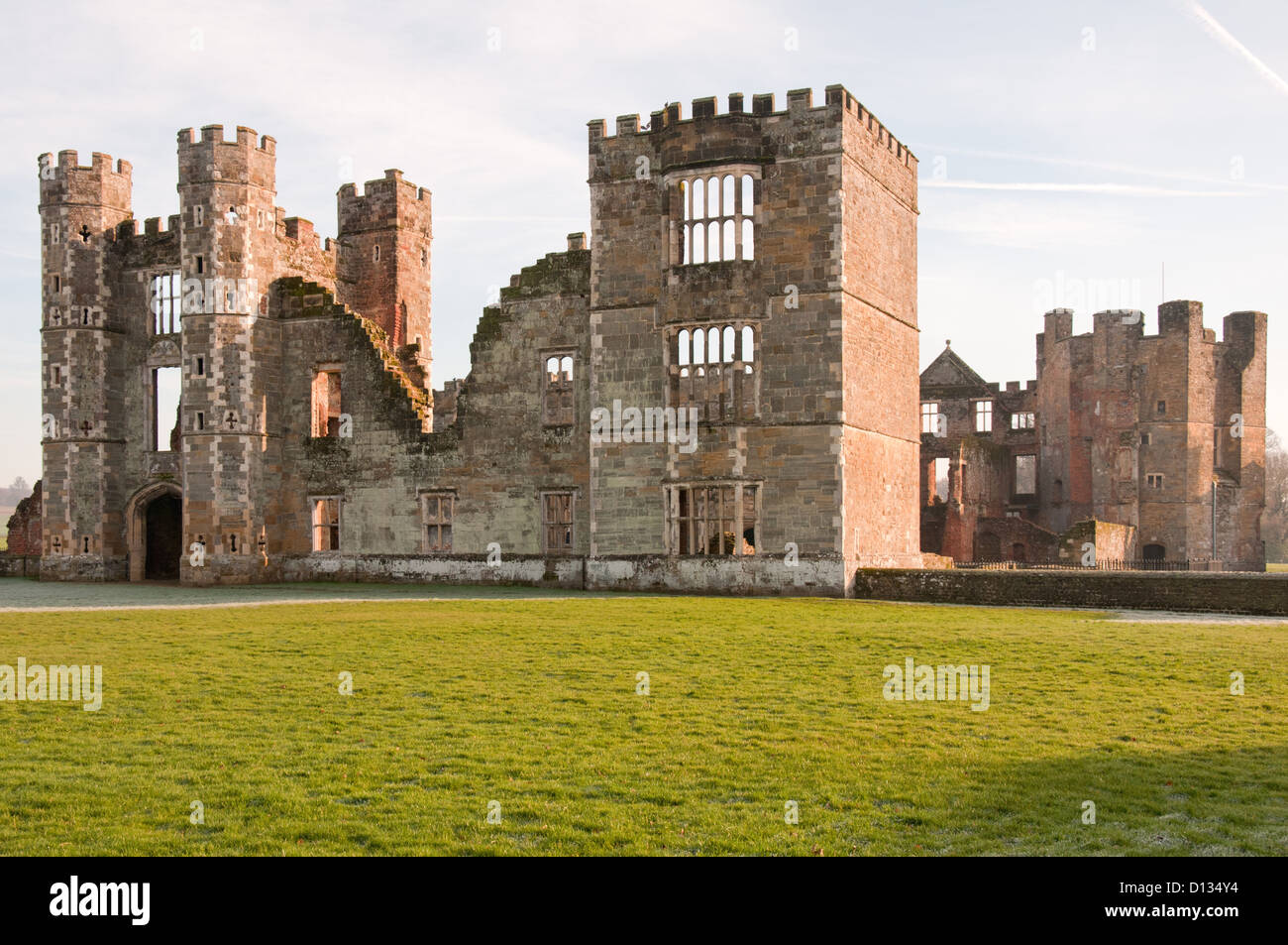 Midhurst castle hi-res stock photography and images - Alamy