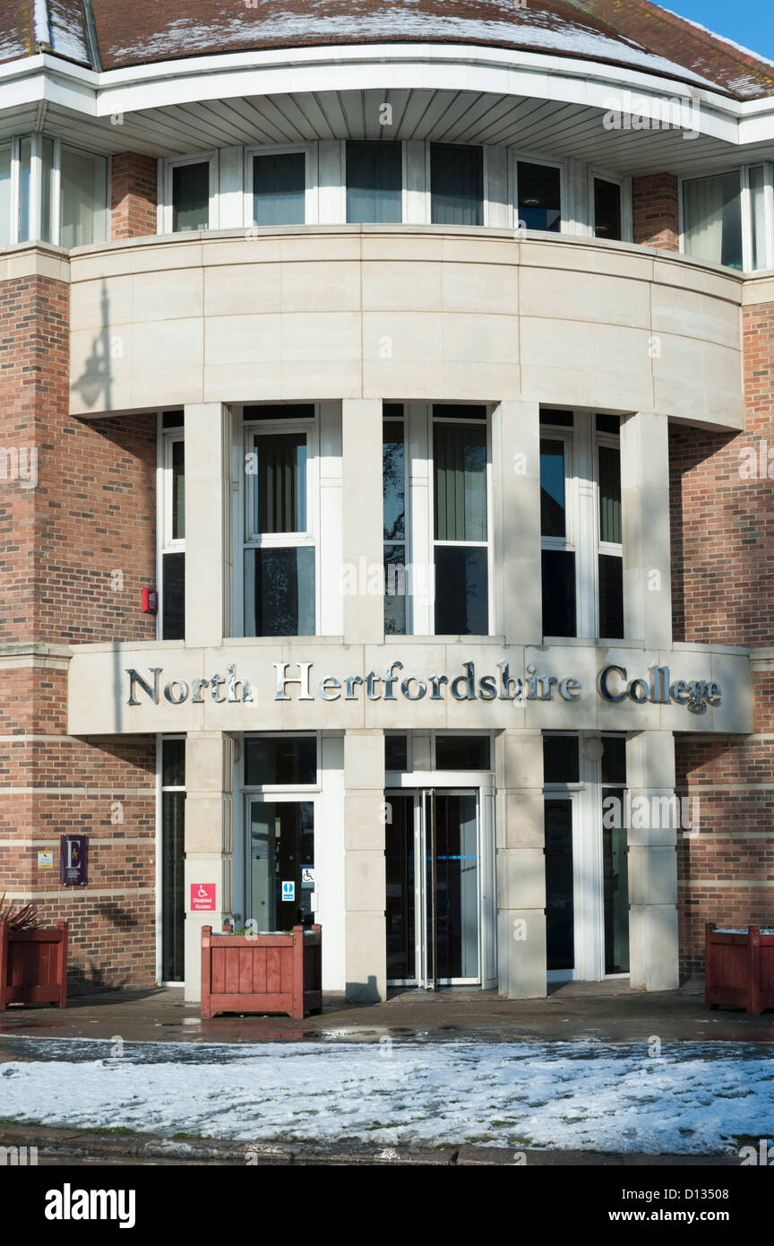 North hertfordshire college hi-res stock photography and images - Alamy