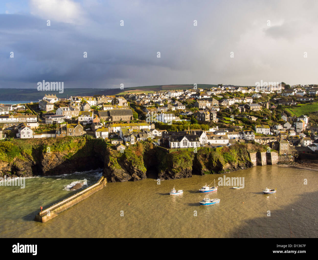 Port isaac winter uk hi-res stock photography and images - Alamy