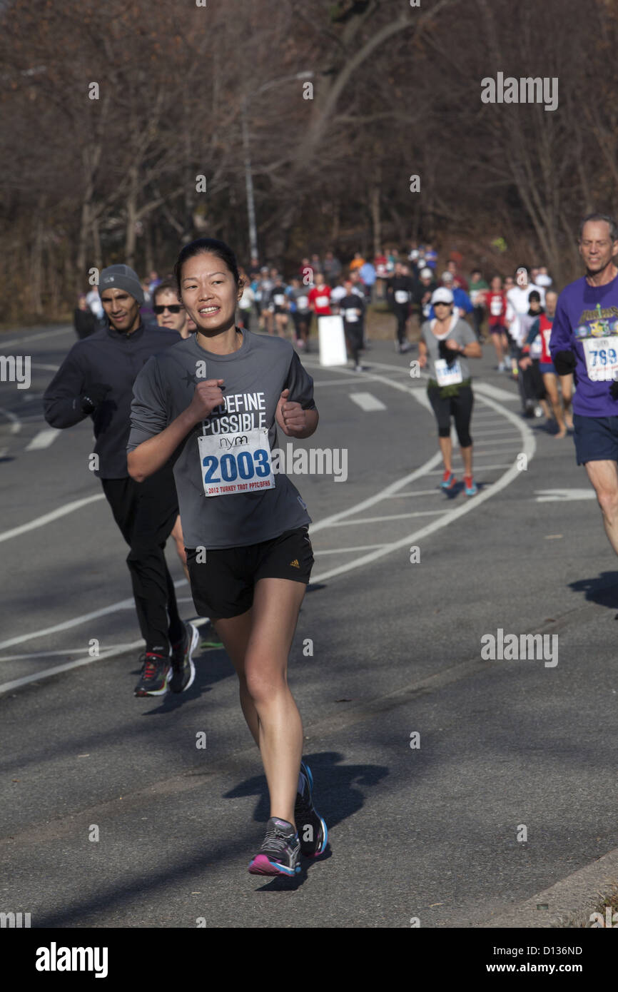 People at all levels of fitness & ability run in the annual 5 mile ...