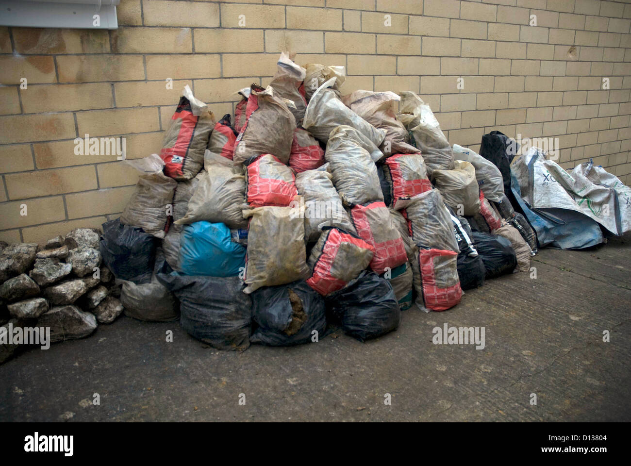 Builders bags hi-res stock photography and images - Alamy