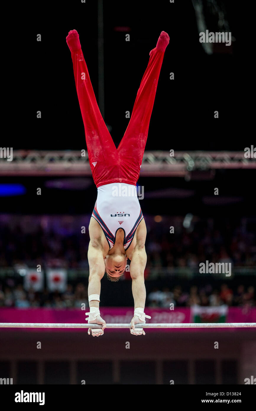 Jonathan Horton (USA) competing on the horizontal bar during the men's ...