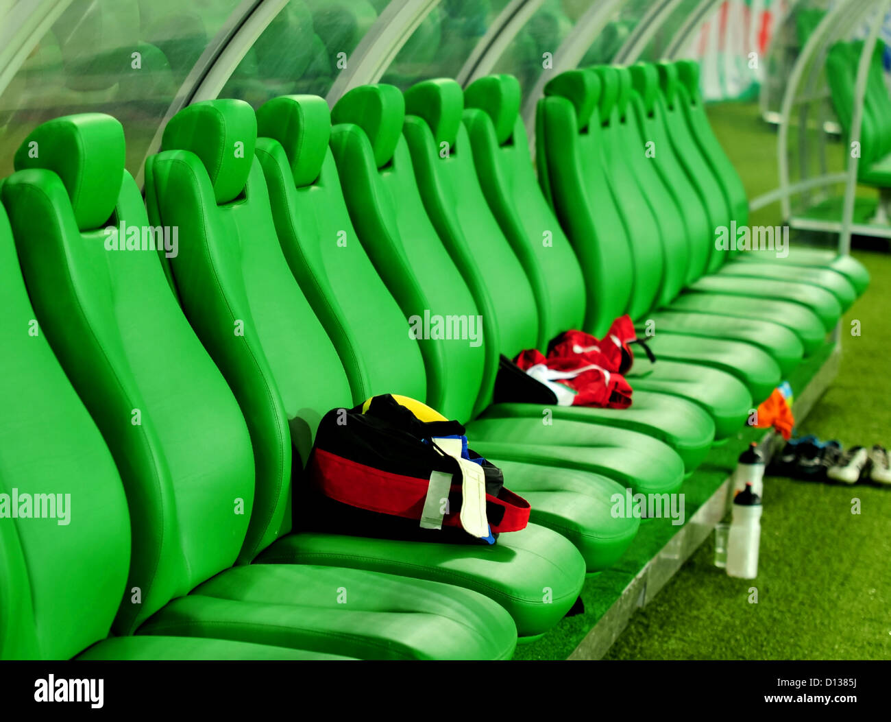 Soccer bench girls hi-res stock photography and images - Alamy