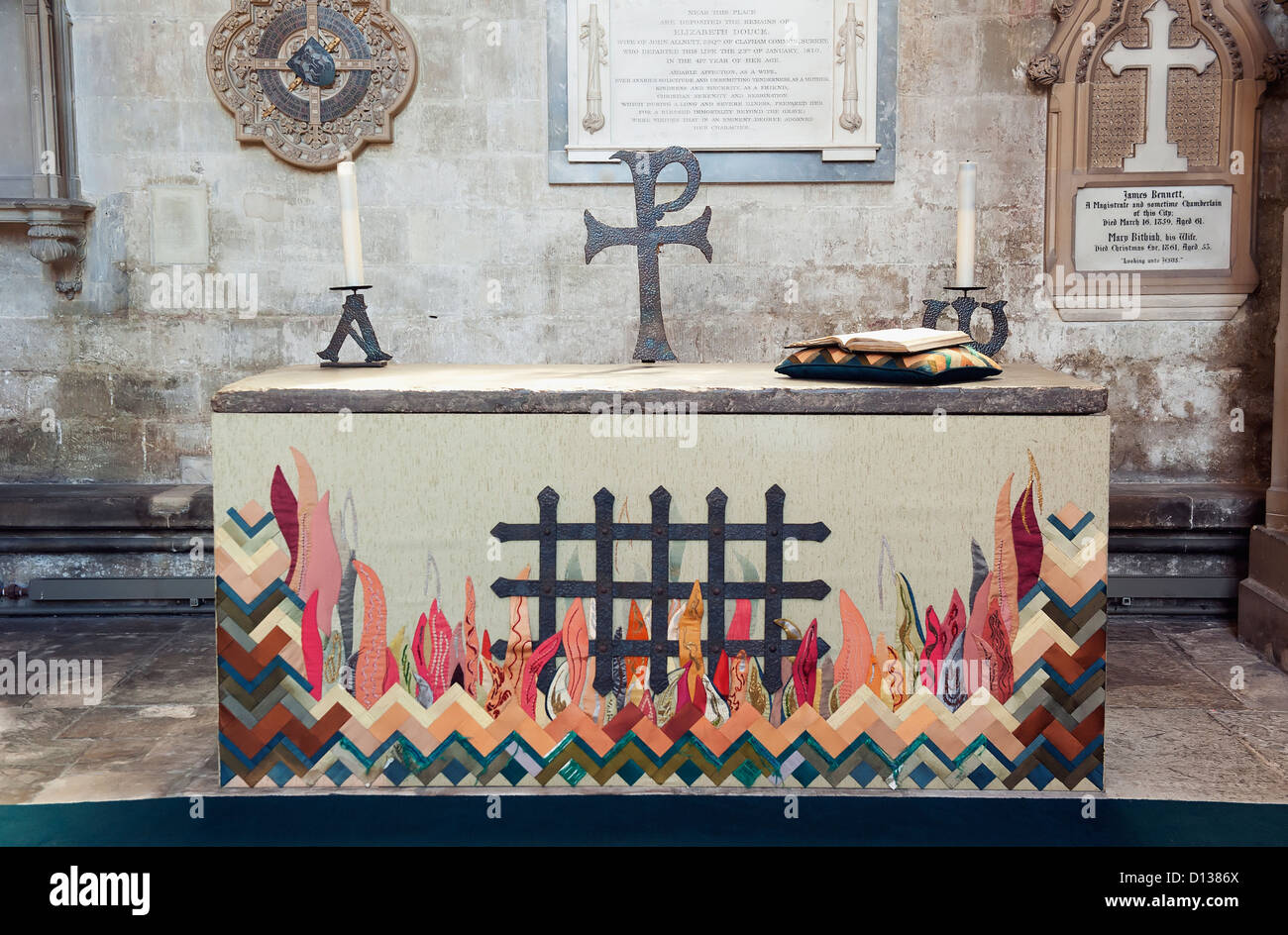 Altar flame hi-res stock photography and images - Alamy