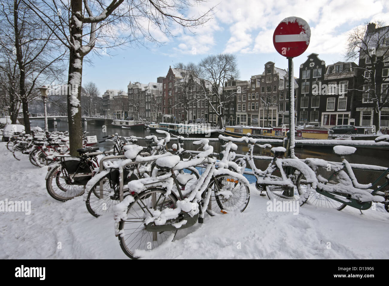 Snowy Amsterdam in the Netherlands Stock Photo - Alamy