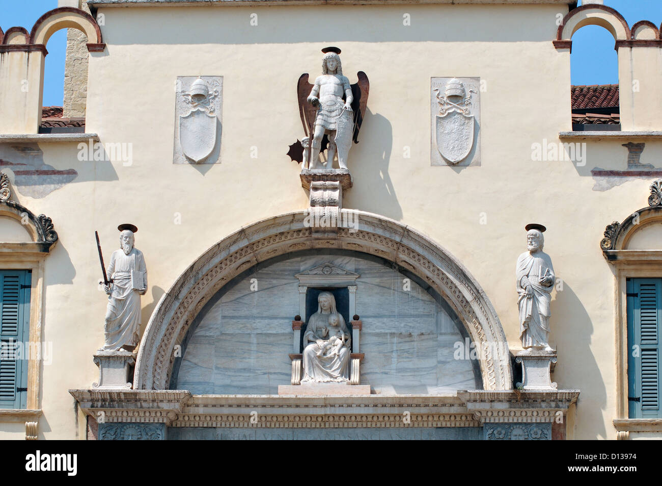 Verona palace hi-res stock photography and images - Alamy