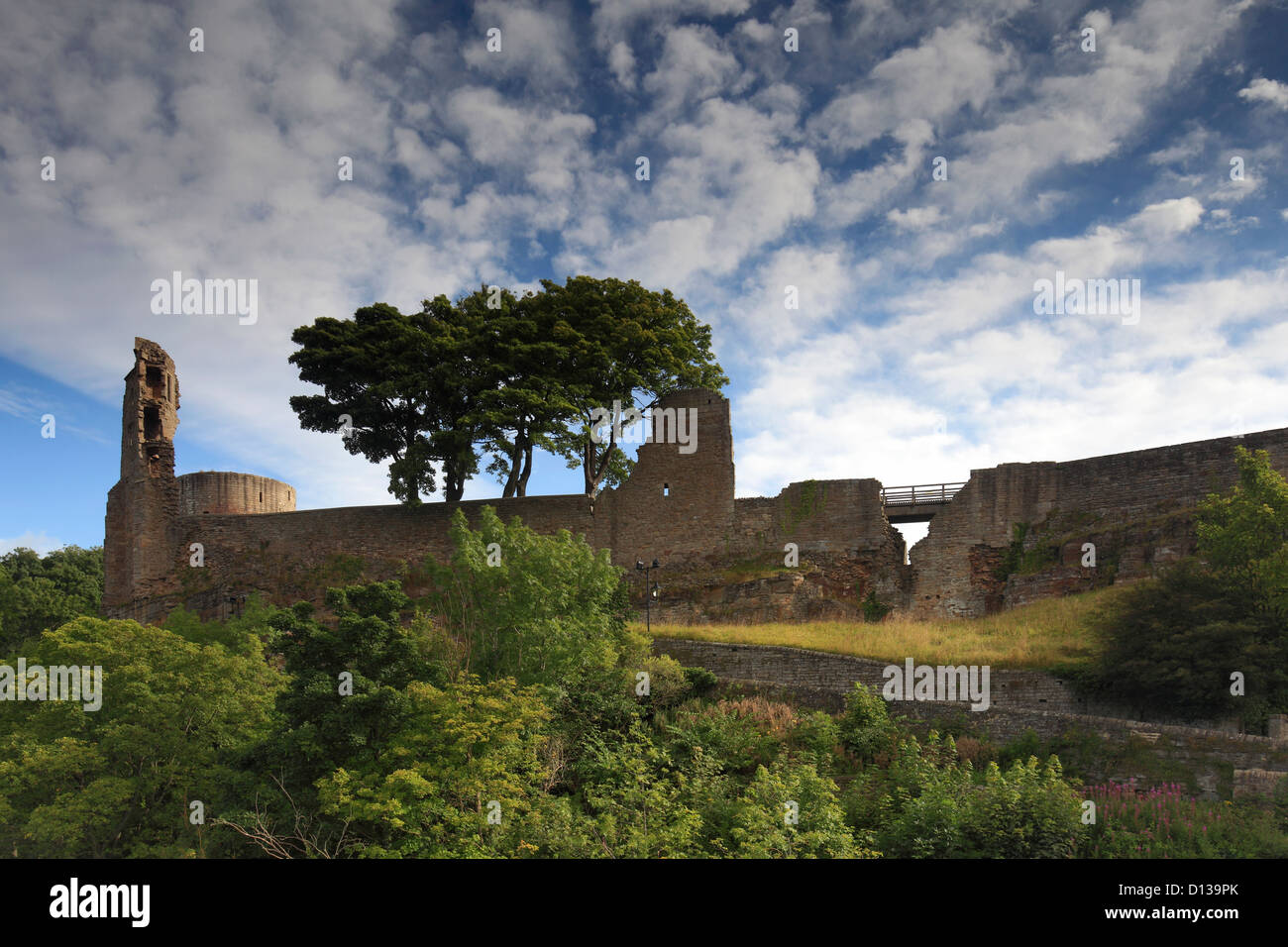 The ruins of Barnard Castle, Barnard Castle Town, Teesdale, Durham ...