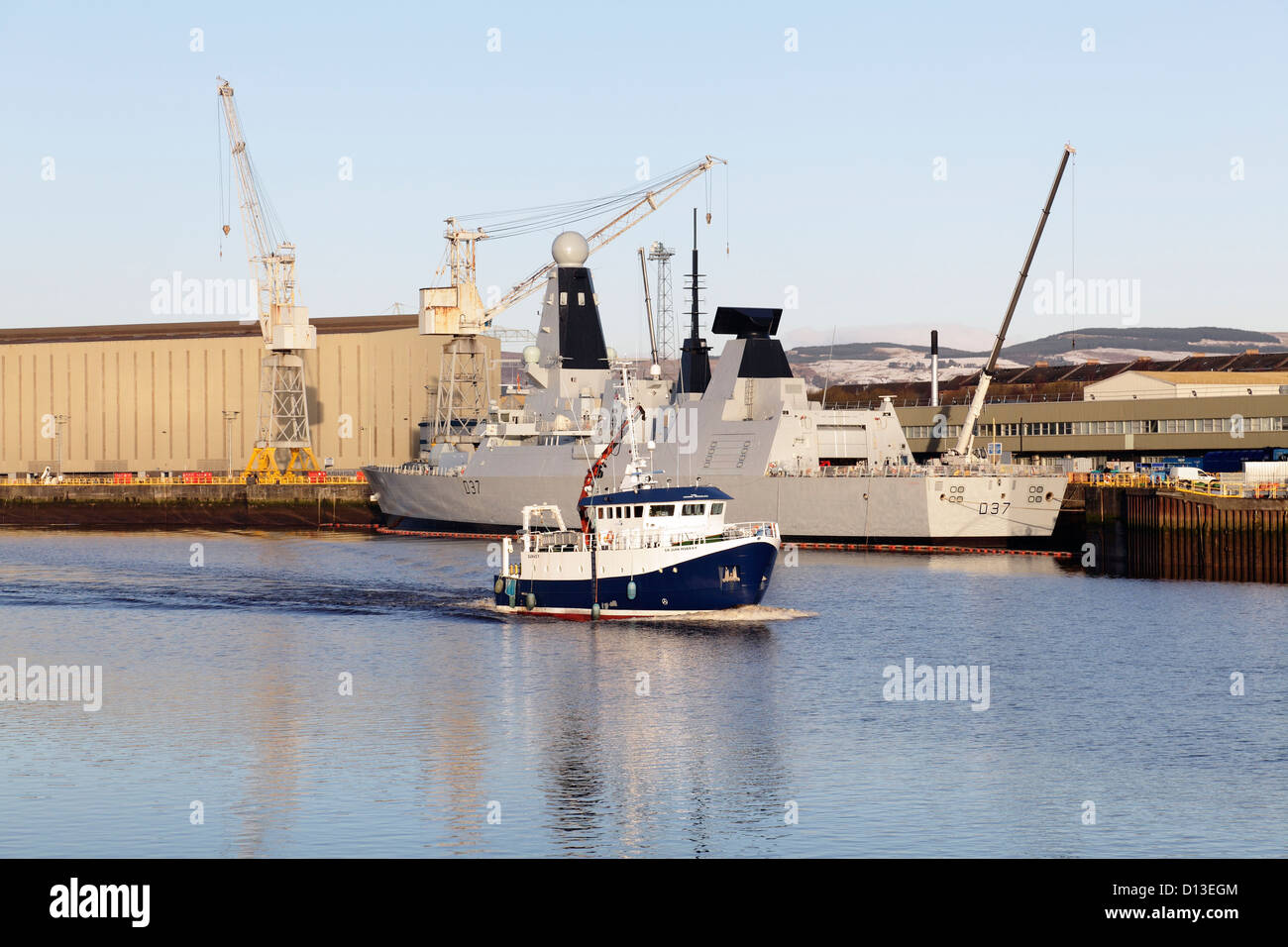 SEPA boat Sir John Murray sailing past HMS Duncan on the River Clyde at ...