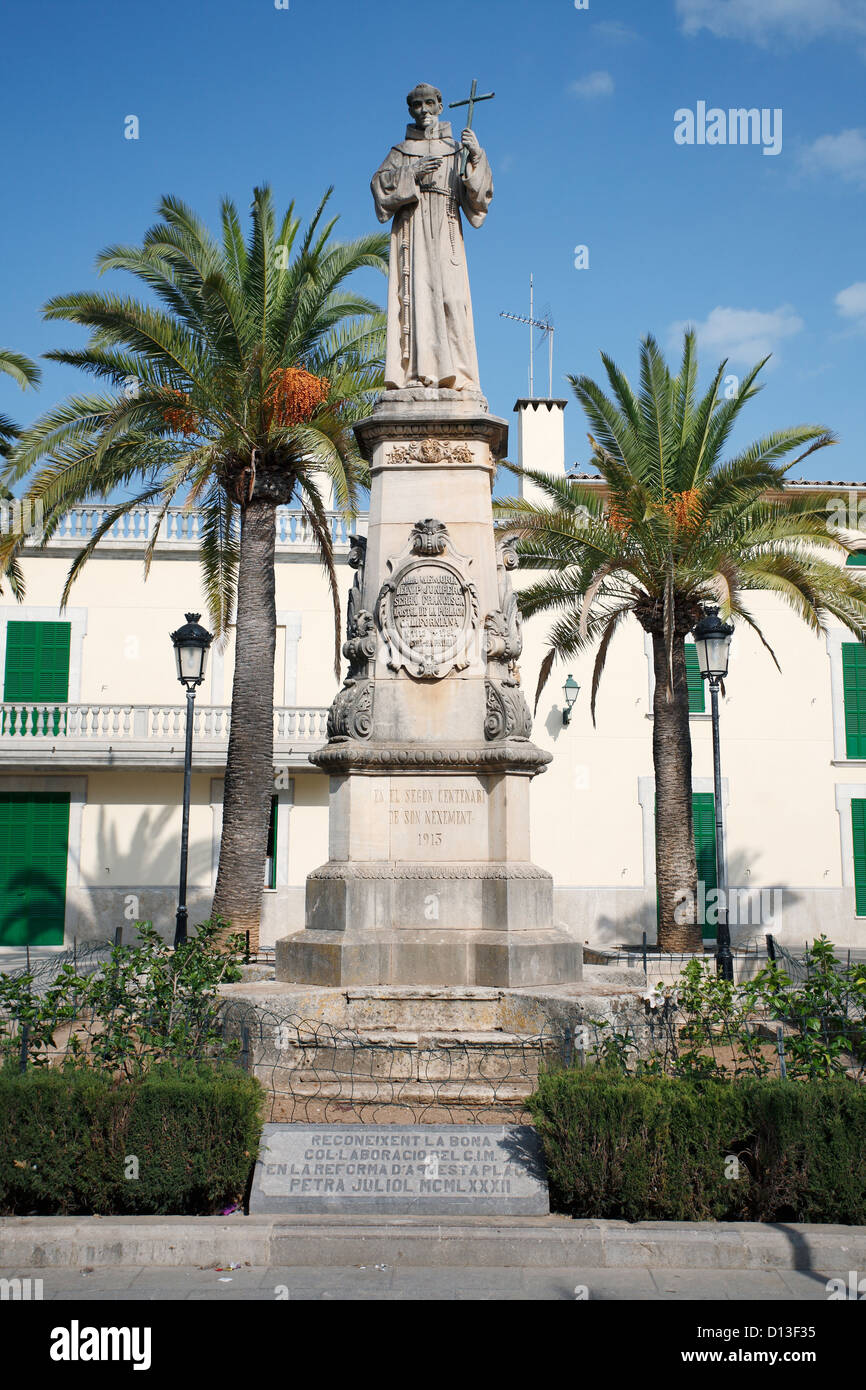 Petra, Mallorca, Spain, monument of the missionary Junipero Serra in ...
