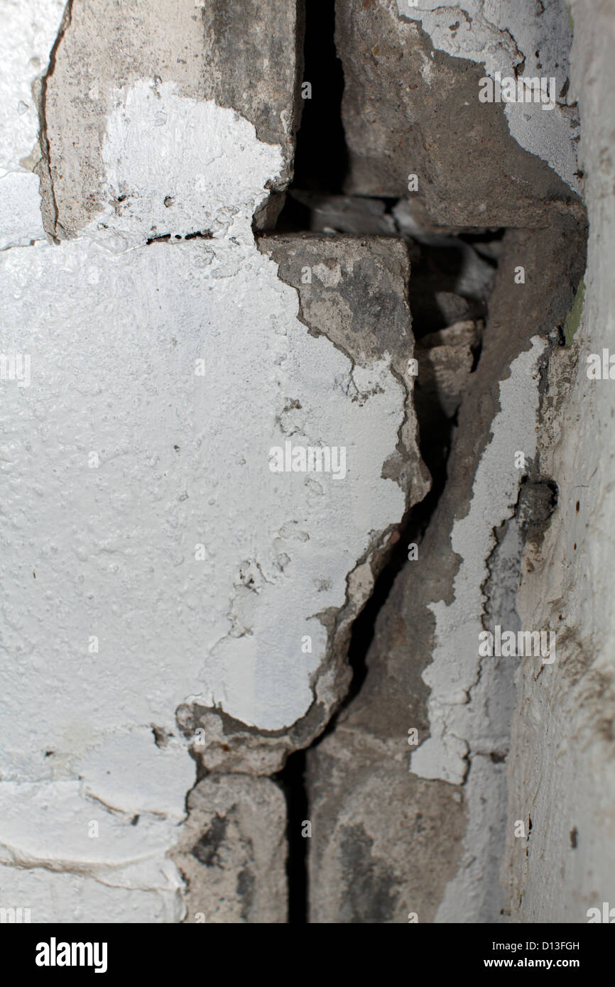 Concrete cracked hole hi-res stock photography and images - Alamy