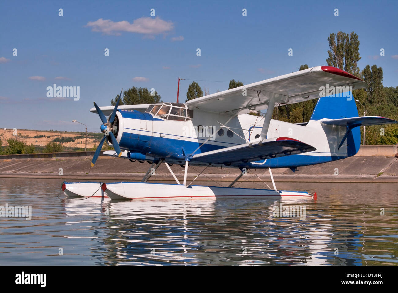 Amphibian airplane hi-res stock photography and images - Alamy