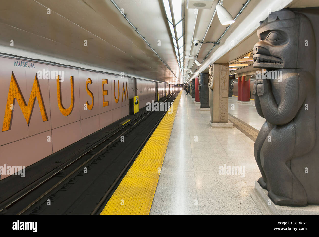 Museum subway stop toronto hi-res stock photography and images - Alamy
