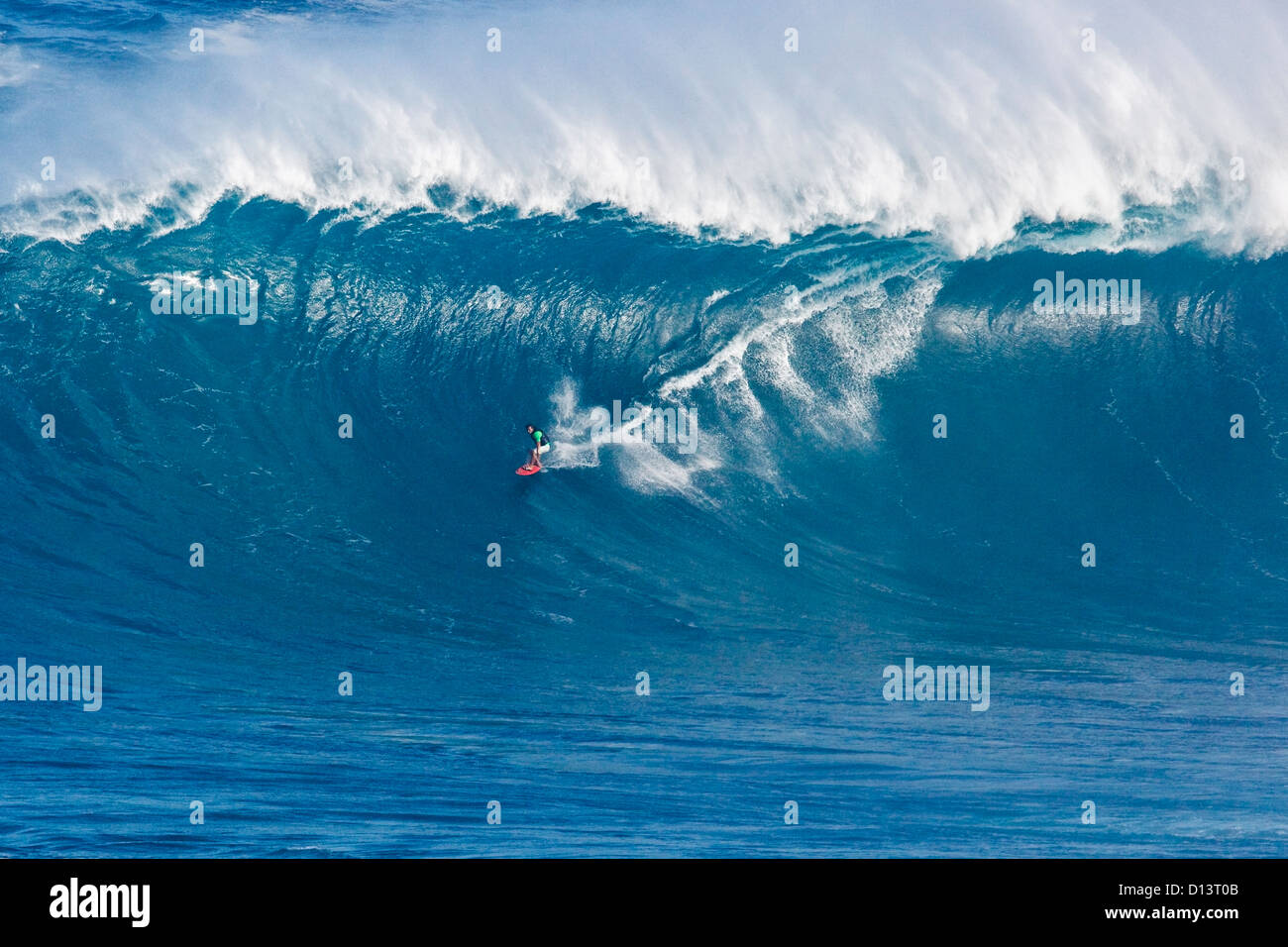 Peahi wave hi-res stock photography and images - Alamy