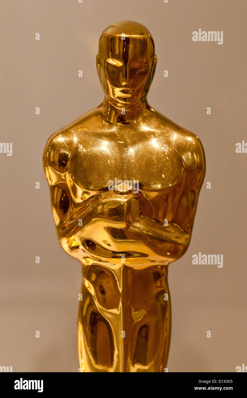 Oscar academy awards statuette hi-res stock photography and images - Alamy
