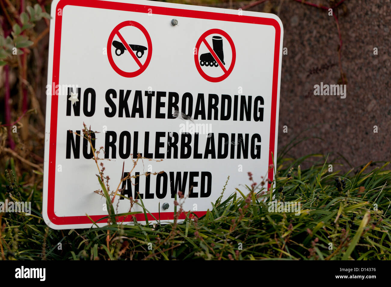No rollerblading skateboarding sign hi-res stock photography and images ...