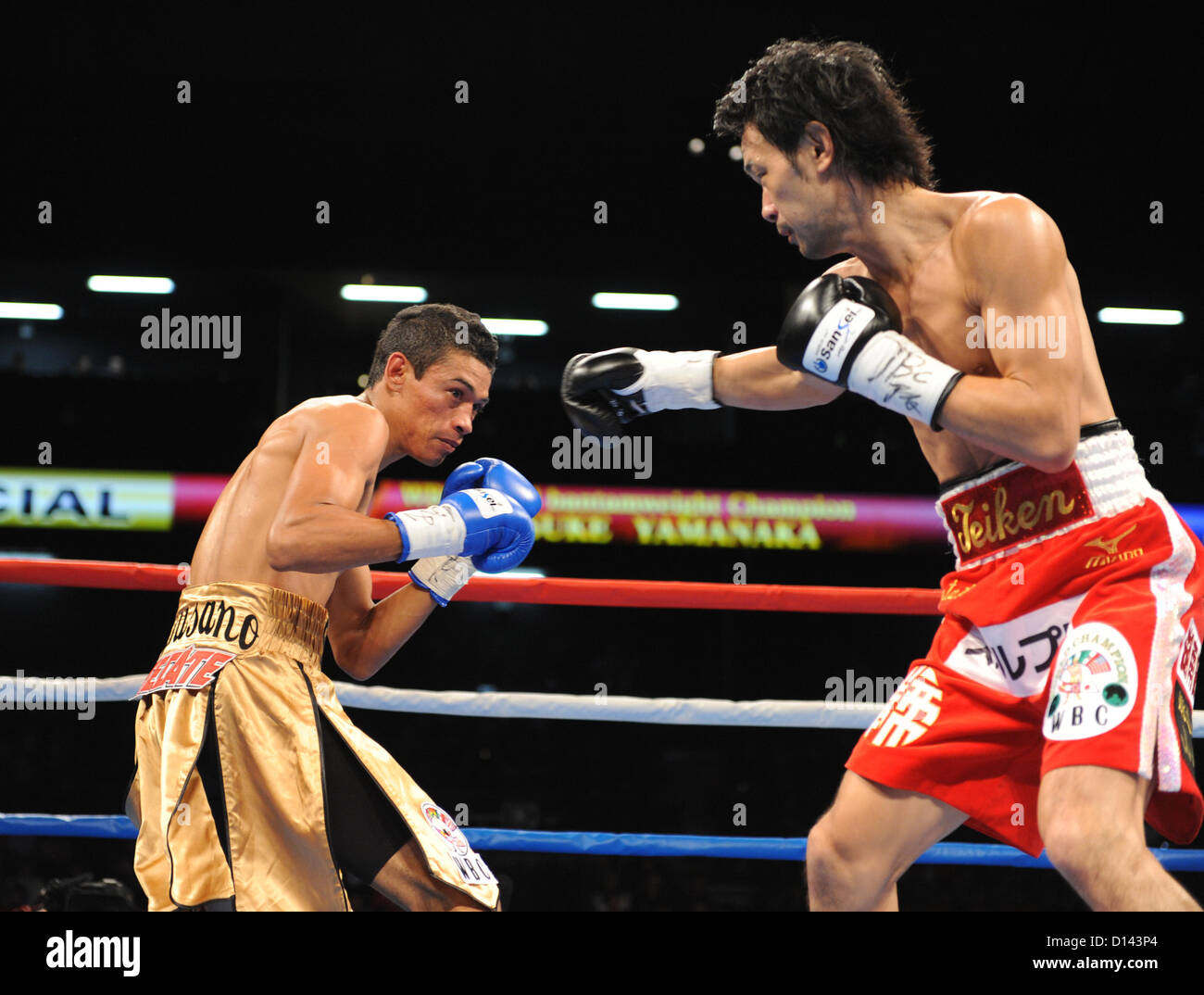 (L-R) Tomas Rojas (MEX), Shinsuke Yamanaka (JPN), NOVEMBER 3, 2012 ...