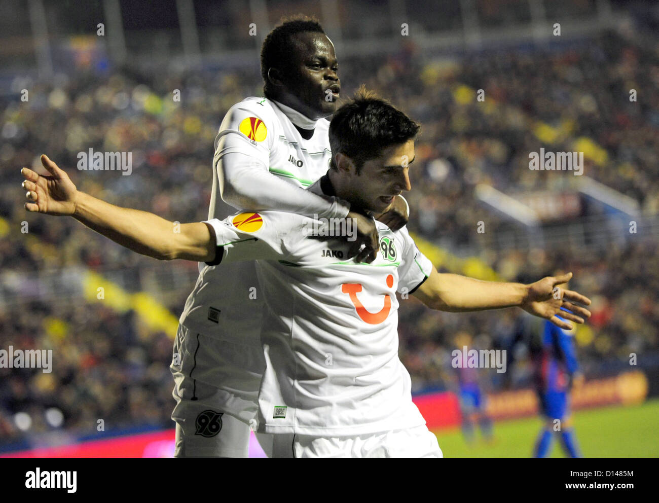 Hanover's Lars Stindl (R) celebrates with Didier Ya Konan after scoring ...