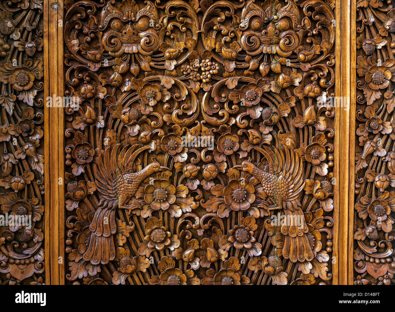 Indonesian Carved wood door Stock Photo - Alamy