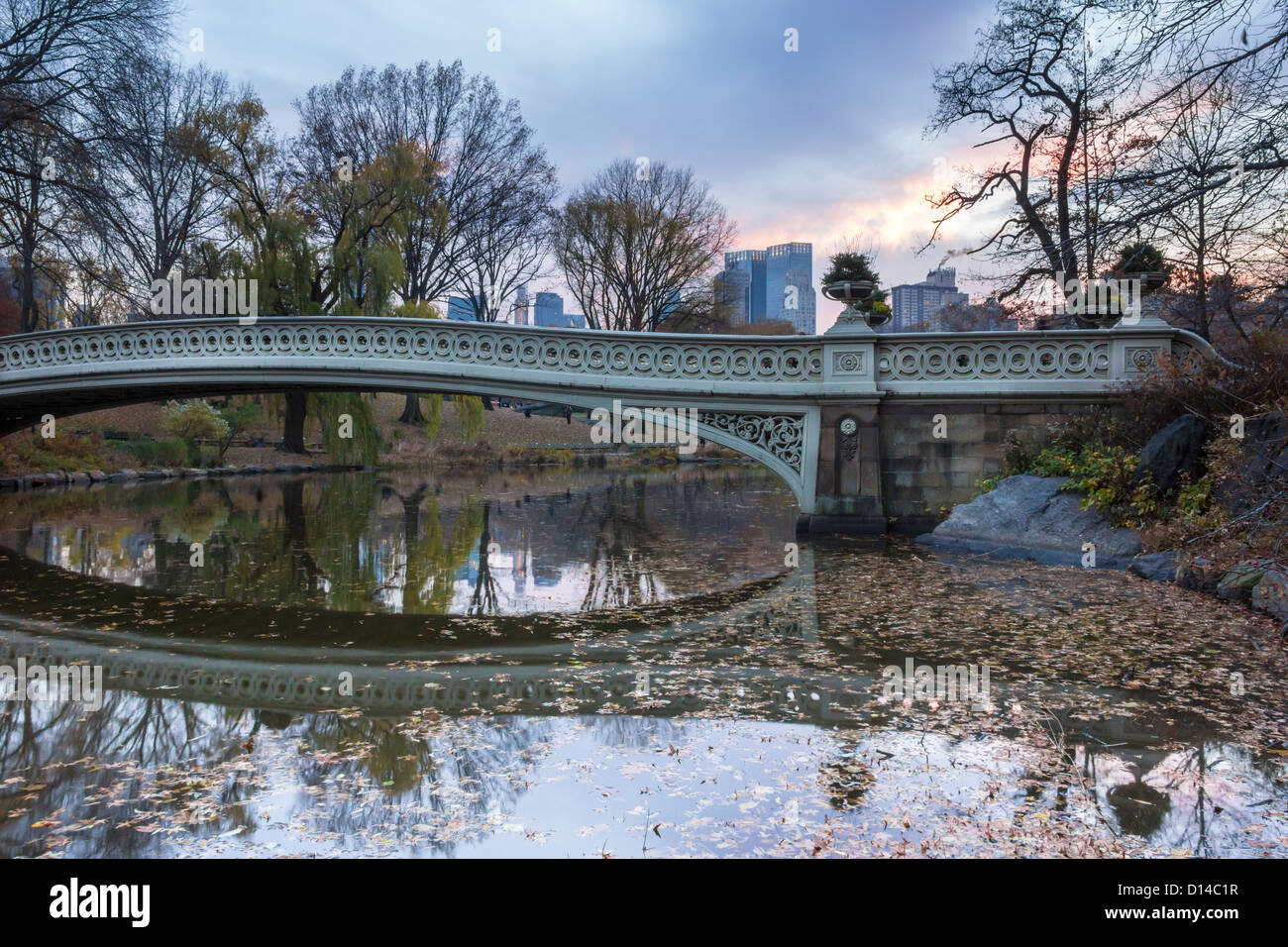 Central Park, New York City Bow bridge Stock Photo - Alamy