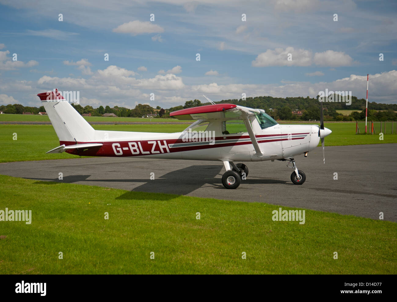 Cessna 152 ii hi-res stock photography and images - Alamy