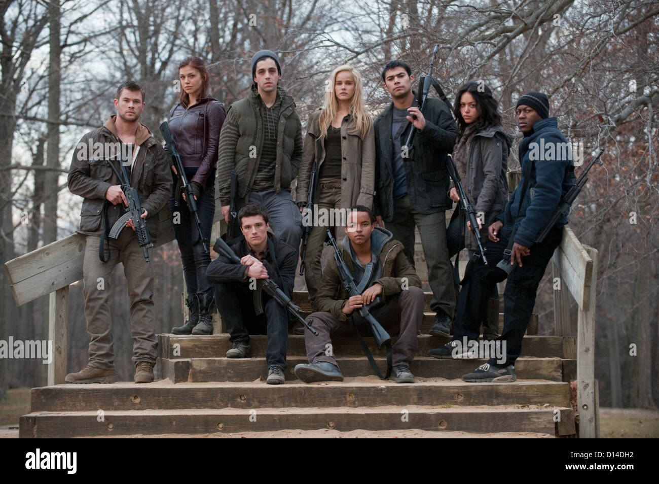 Isabel Lucas And Josh Hutcherson