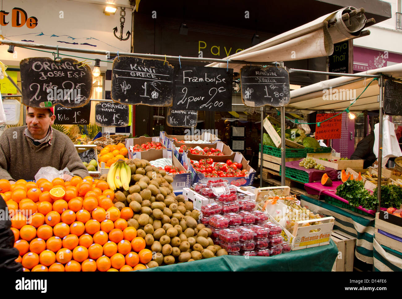 Aligre outdoor food market, busy fruit and vegetables outdoor market at ...
