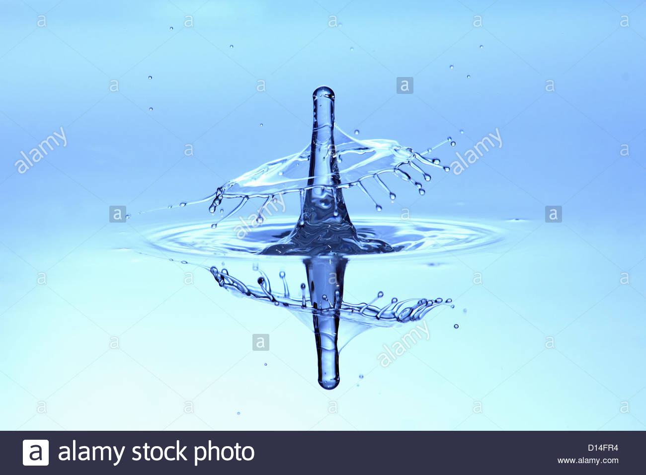 Pool Splashing High Resolution Stock Photography and Images - Alamy