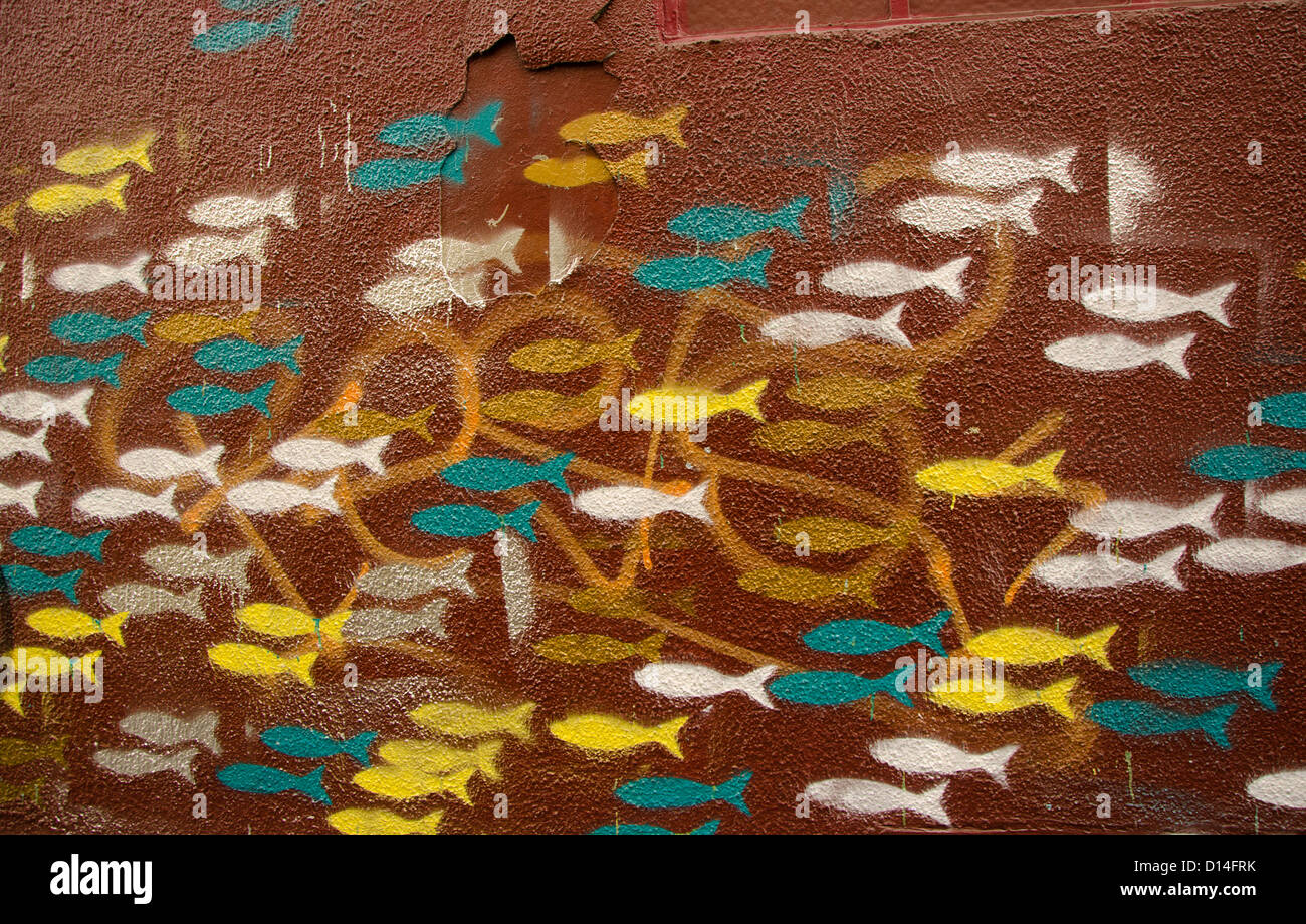 Paris france wall paintings hi-res stock photography and images - Alamy