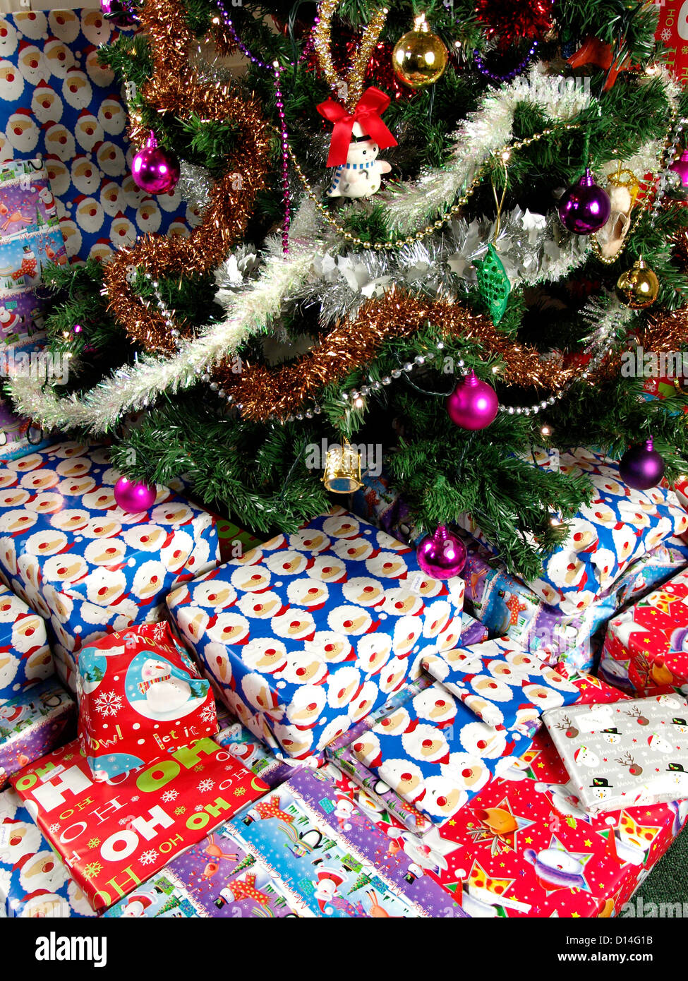No presents under the tree hi-res stock photography and images - Alamy